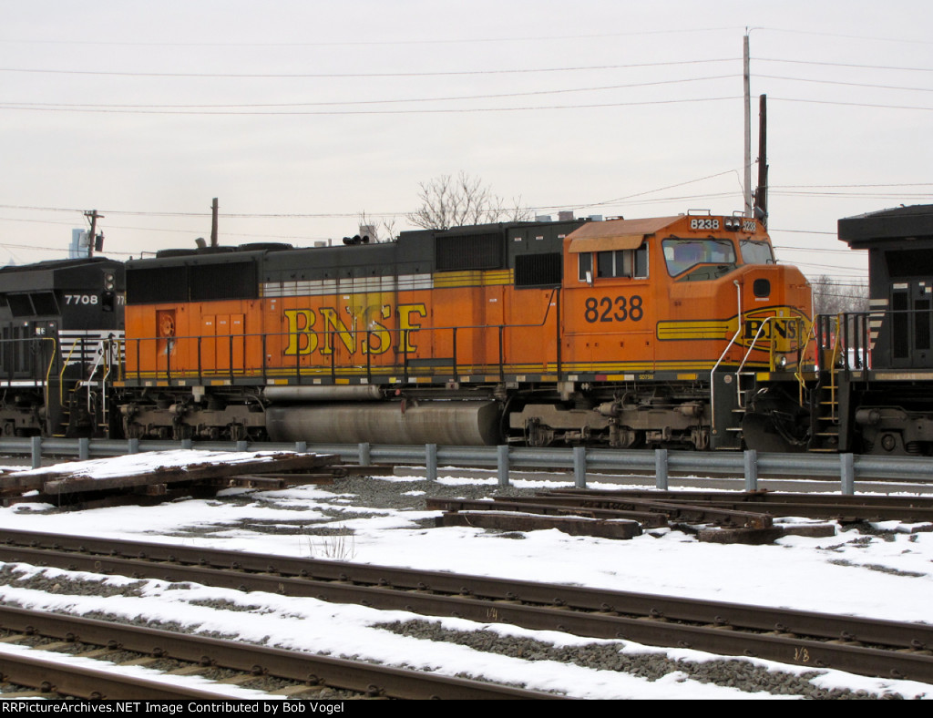 BNSF 8238